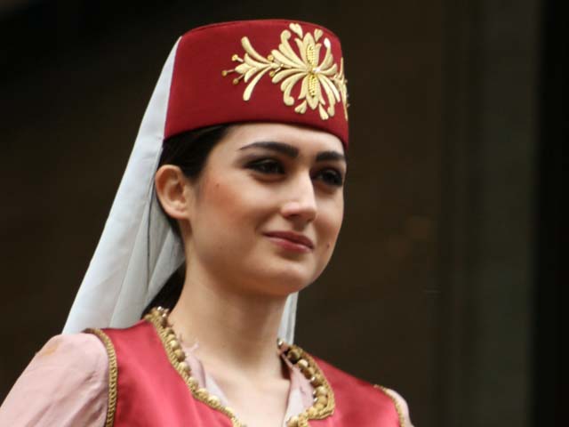 Inilah 50 Negara Dengan Wanita Paling Cantik di Dunia - LISTING CHAMBERS