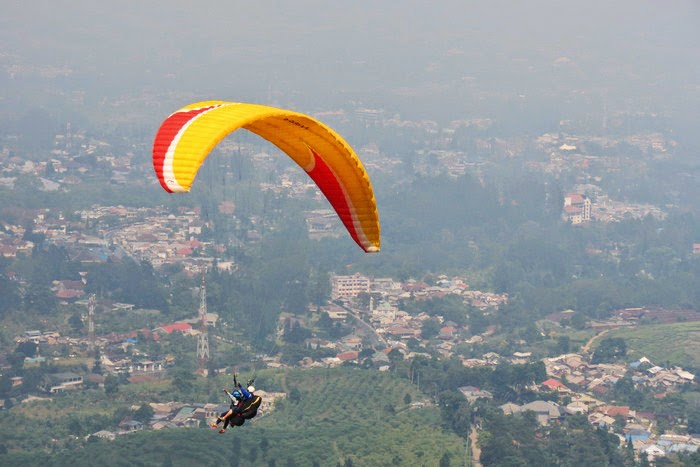 Info Unik Pilihan: Untuk yang Memiliki Jiwa Berani Bisa Mencoba Terjun ...