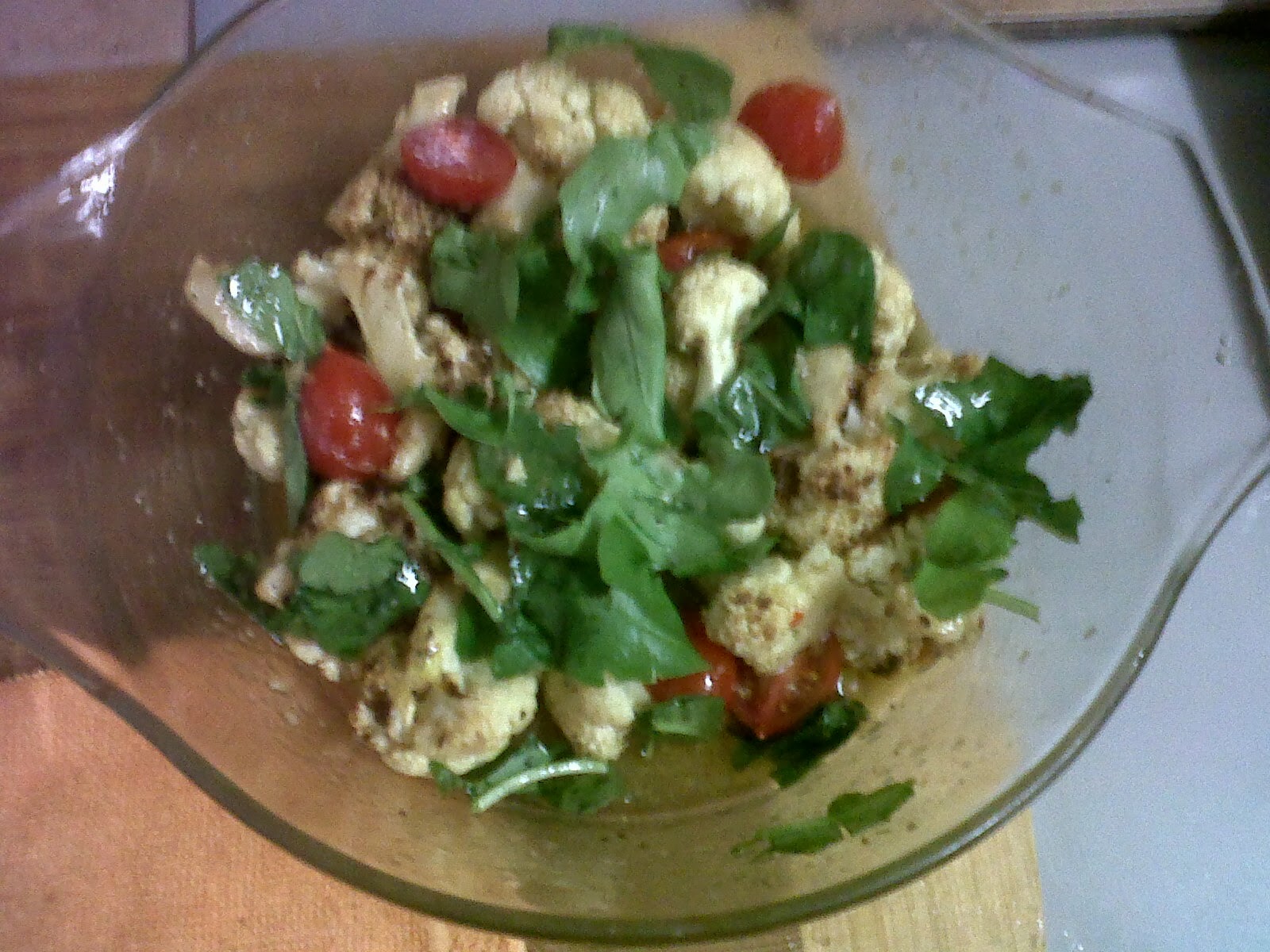 LEKKER RESEPTE VIR DIE JONGERGESLAG: OONDGEROOSTERDE BLOMKOOLSLAAI