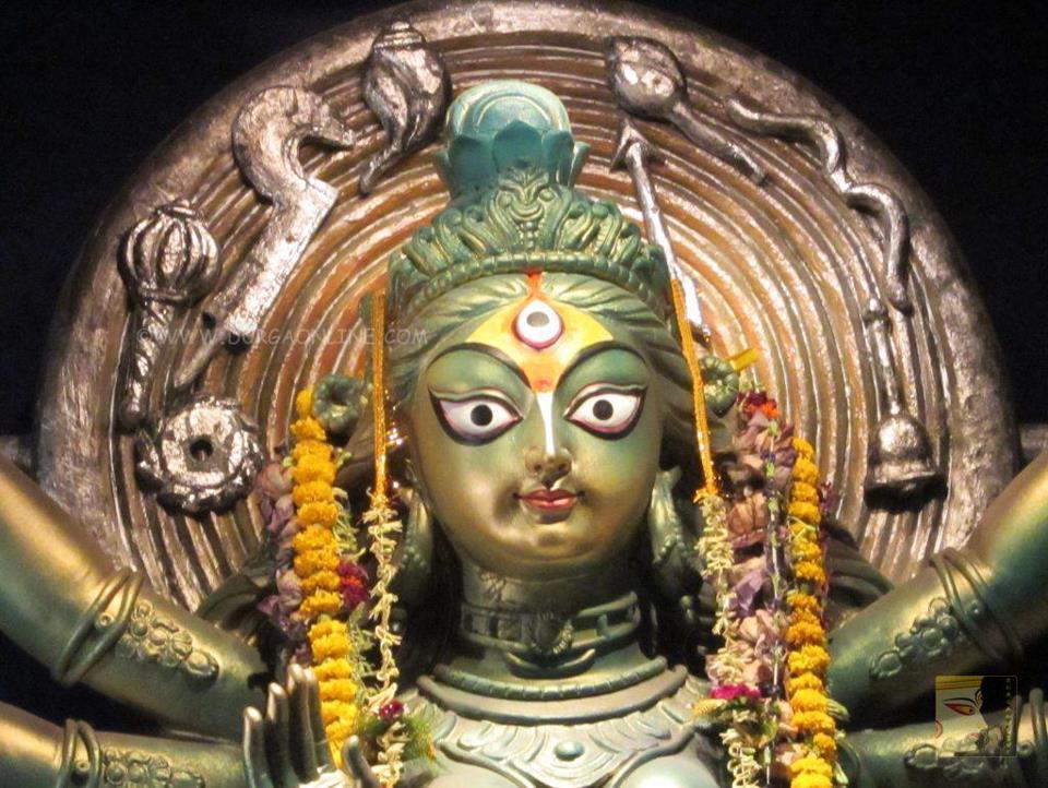 Hindu Station: Photos of Durga Puja