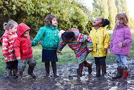 NickALive!: Peppa Pig's Muddy Puddle Walk for Save the Children ...
