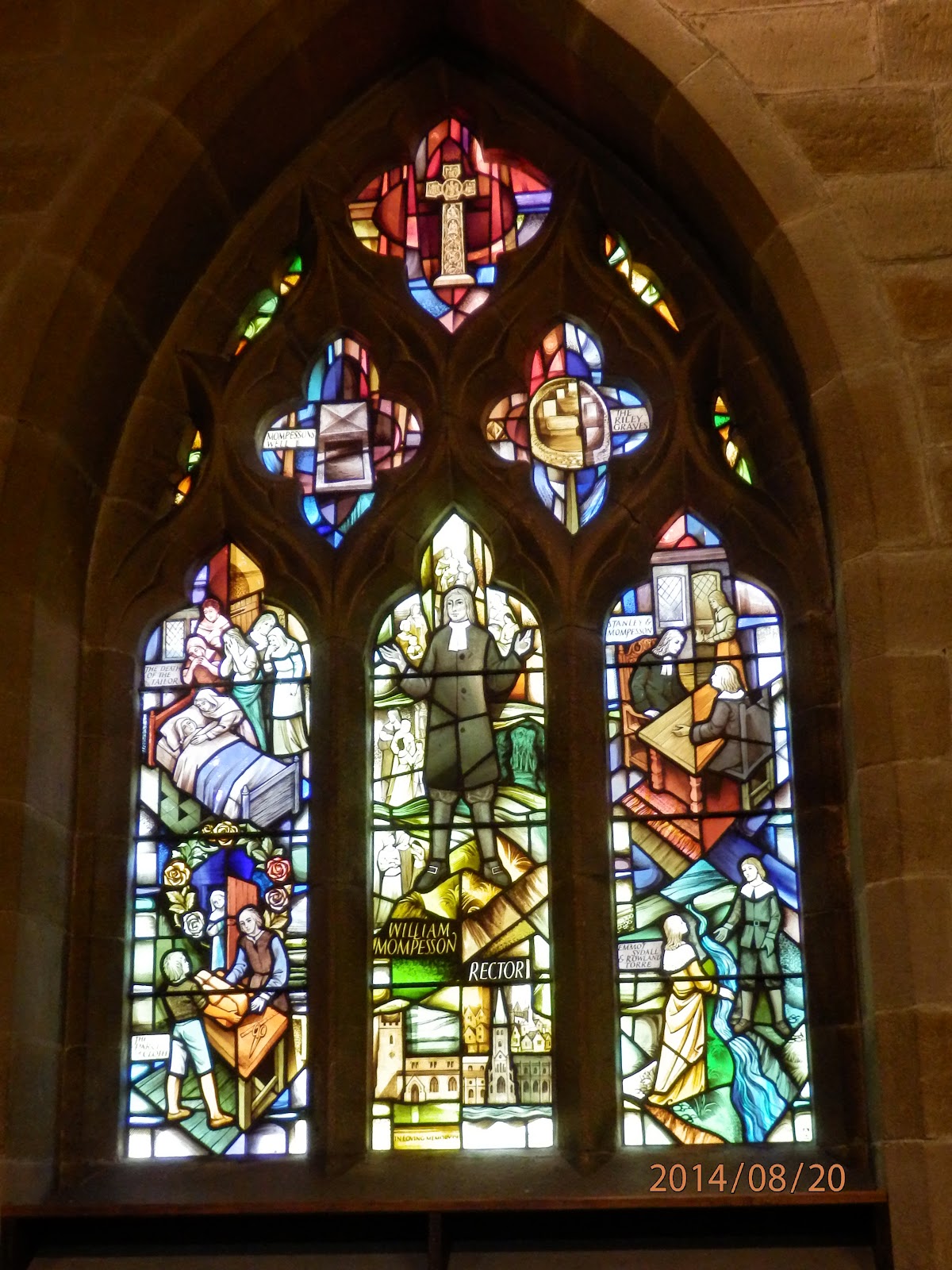 Liniecat @ Large: Eyam the Plague Village in Derbyshire and 'well dressing'