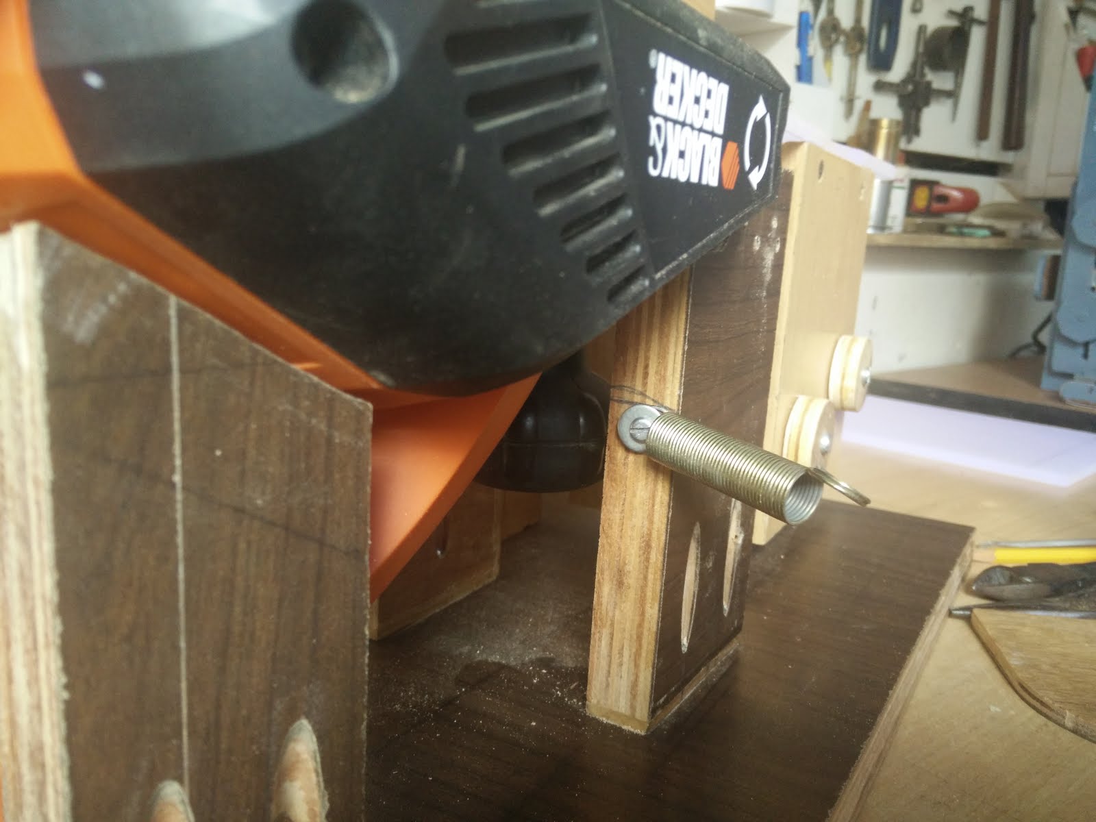 Baijal DIY: DIY Jointer using a Power Planer
