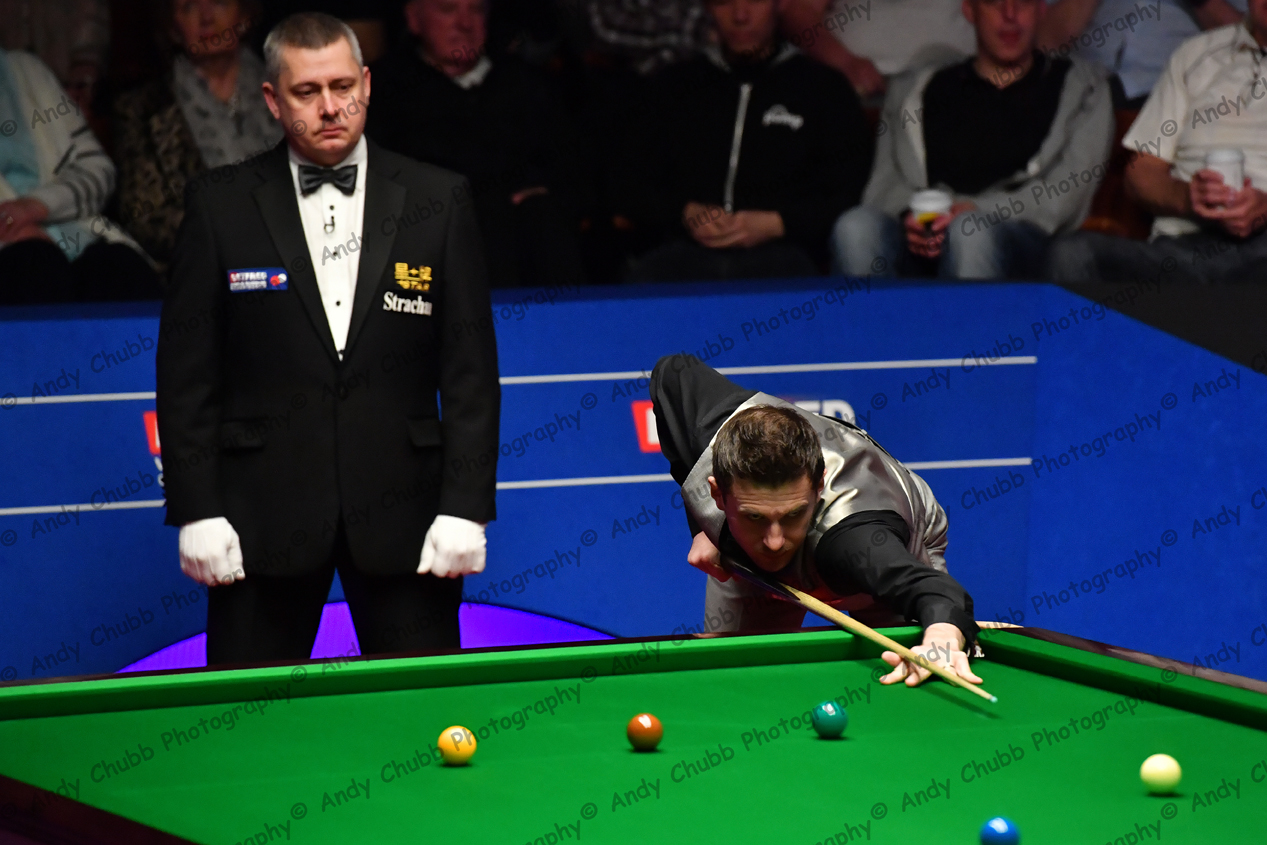 Peveril Photo: 2016 World Snooker Championship final - Mark Selby leads ...