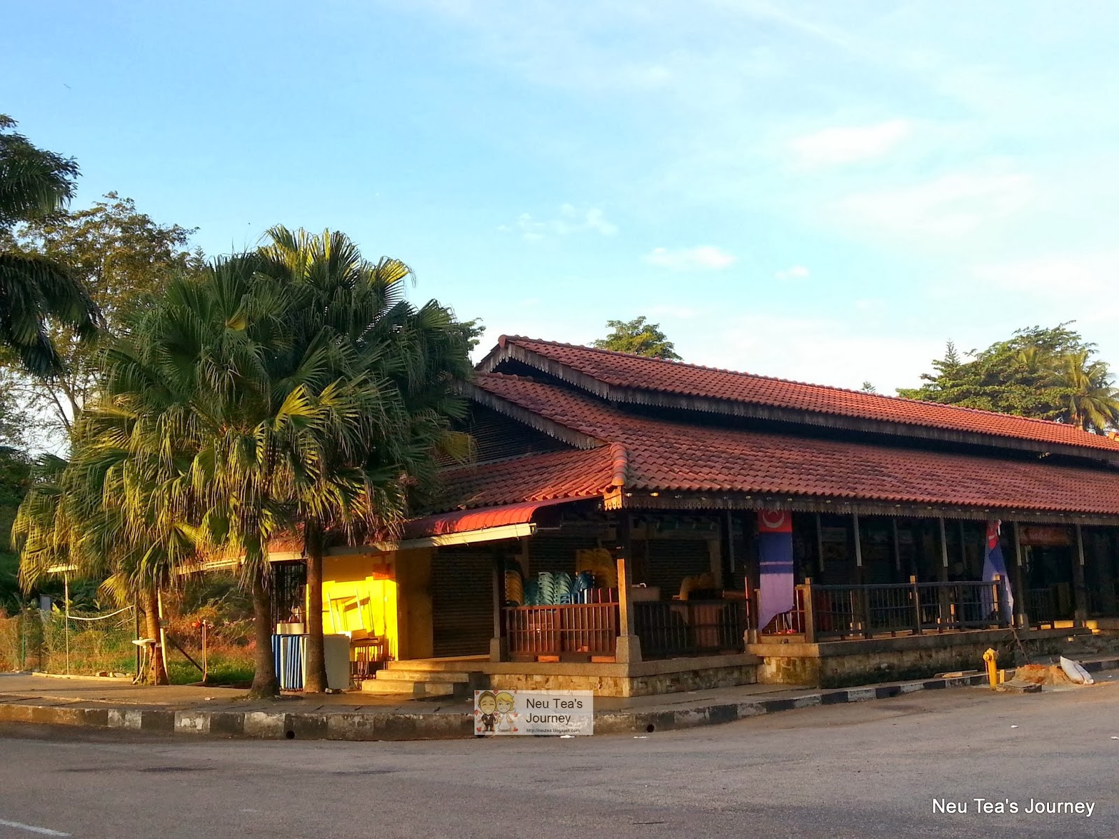 Neu Tea's Journey: Gerai Tepian Tebrau (Food Stalls in a Hawker Centre)