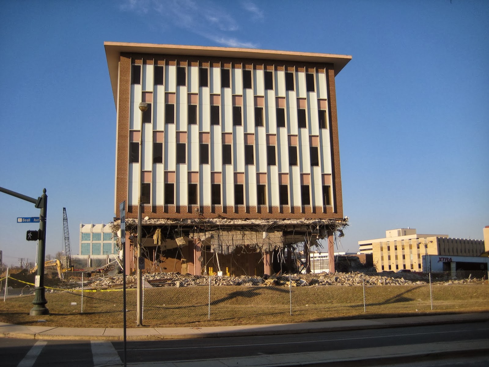 Rockville Nights: ROCKVILLE PINK BANK DEMOLITION UPDATE (PHOTOS)