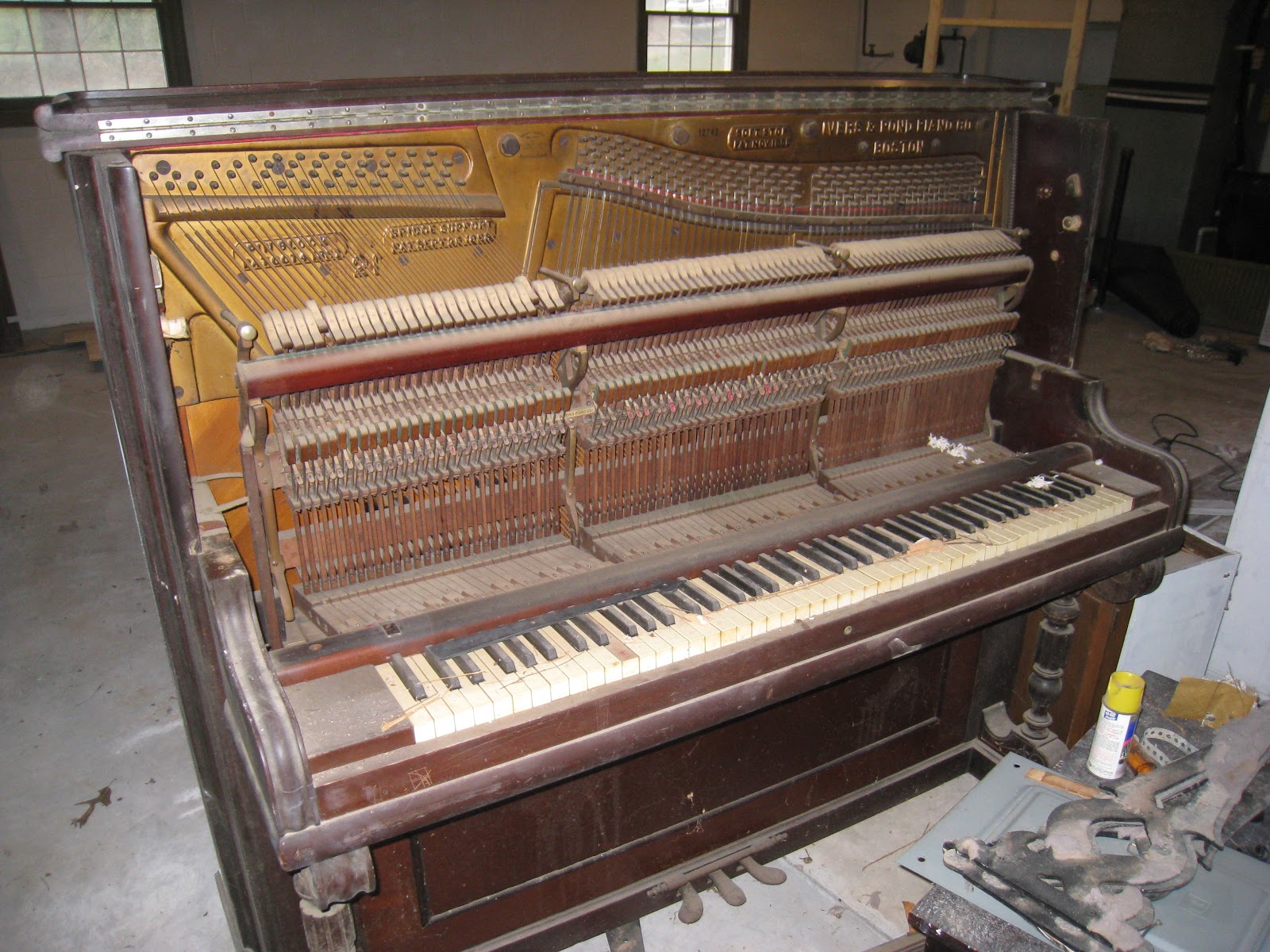 Repurposed For Life: Piano keyboard made into a table