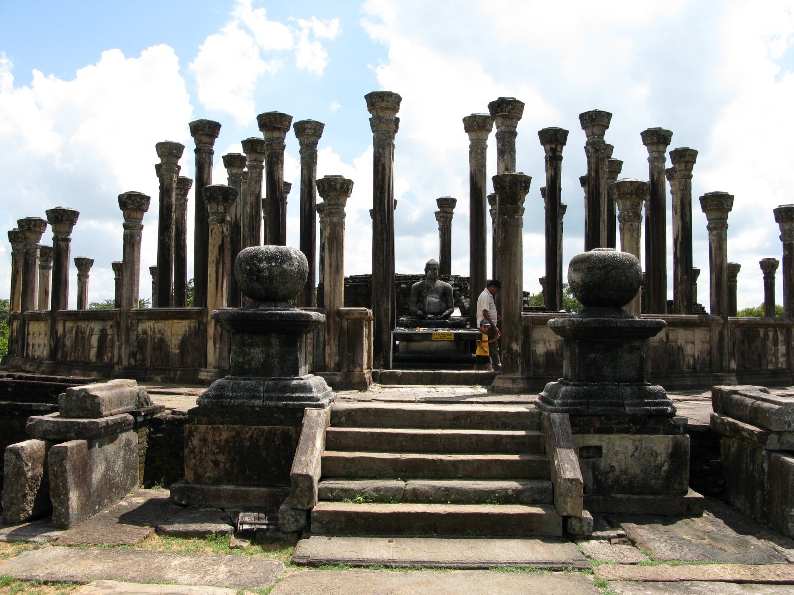 ලාංකීය කලා කෙතේ අරුමයෙන් බිදක්: වටදාගෙය