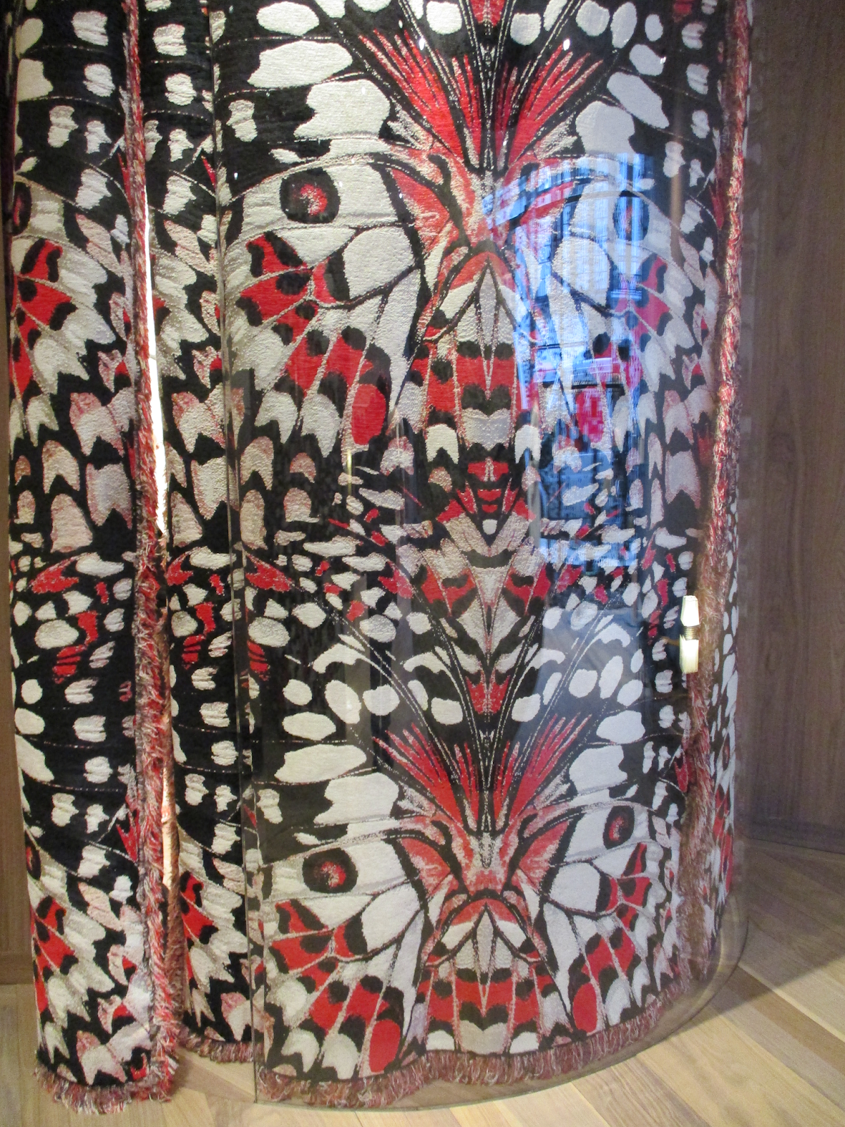 joseph scissorhands: Alexander McQueen: Unlocking Stories