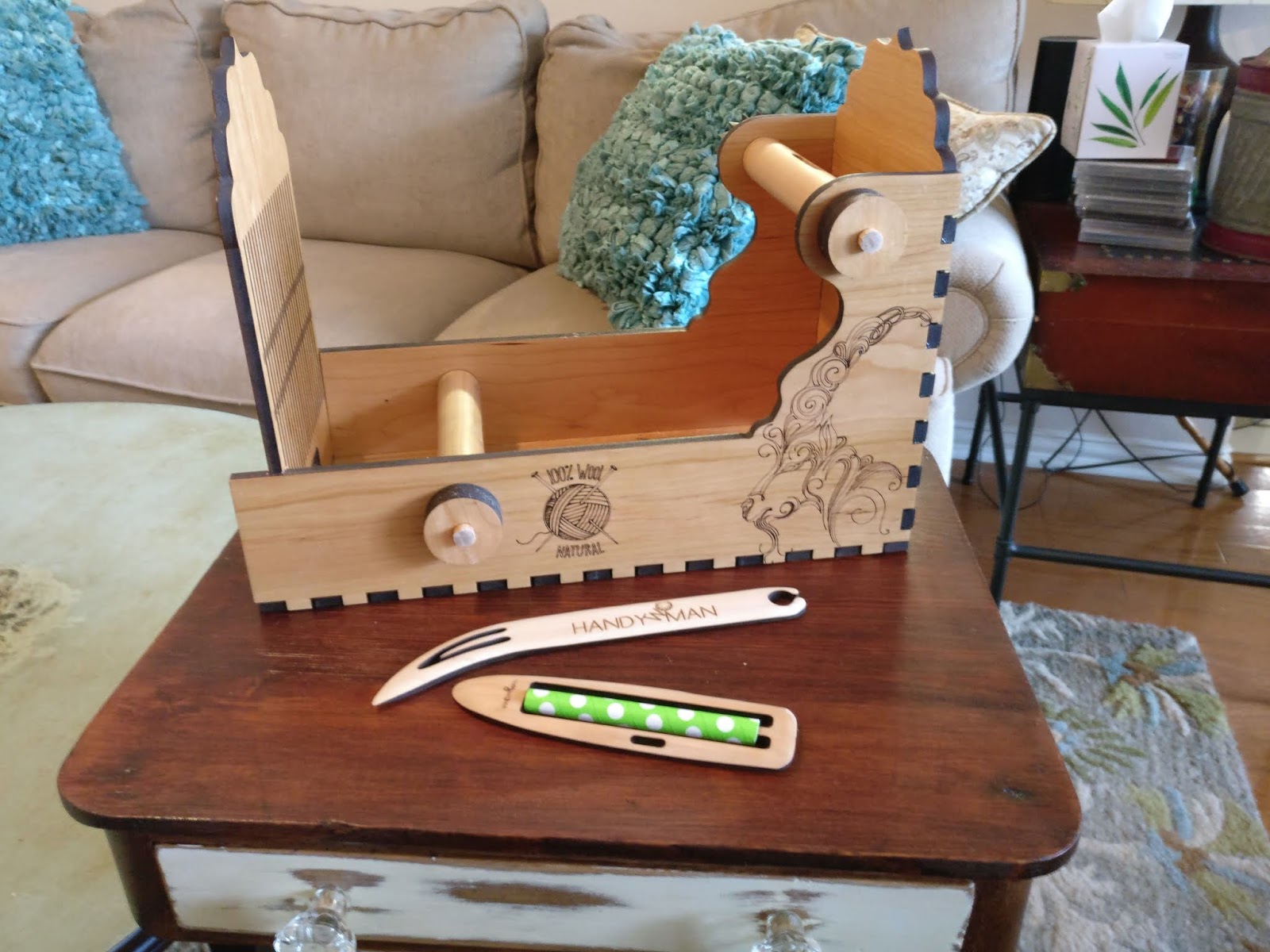 She's just a girl who creates...: Some box loom designs from Handywoman