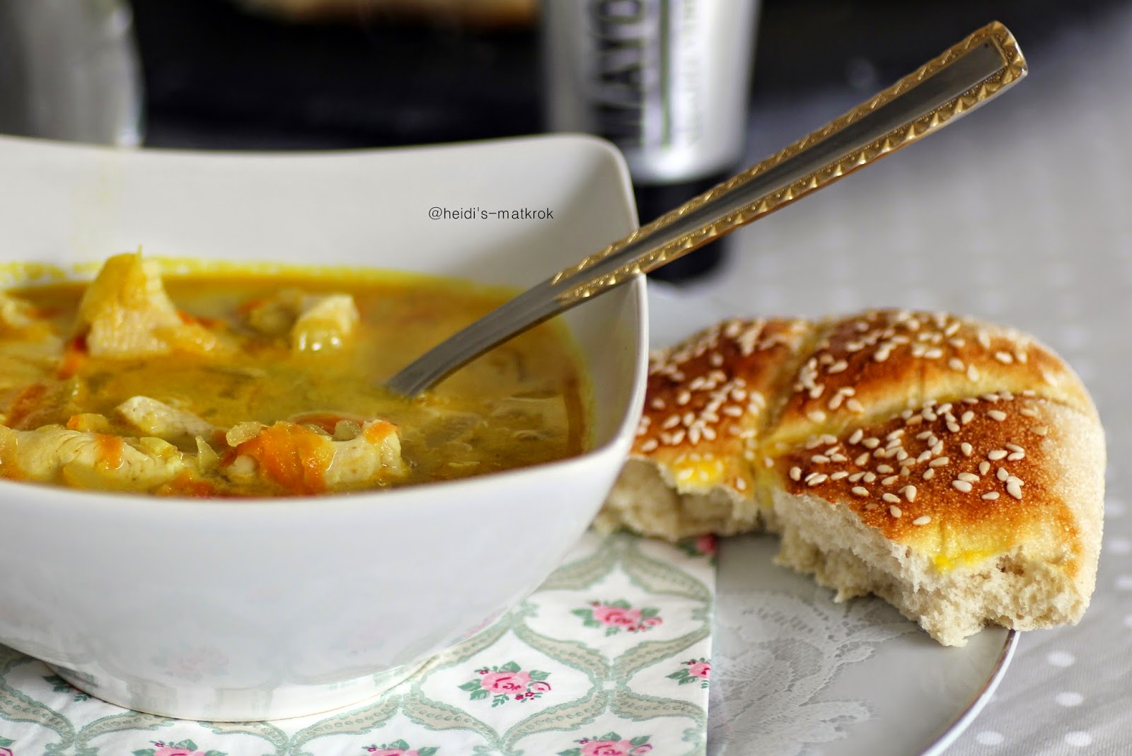 Heidi's Matkrok: INDISK KYLLINGSUPPE med karri - eple - ingefær og gulrot