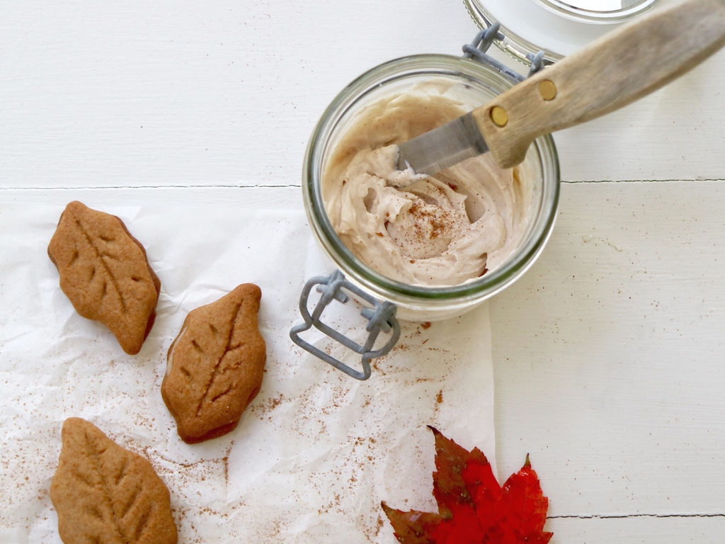 Gingerbread Autumn Leaves | The Freckled Fieldnotes