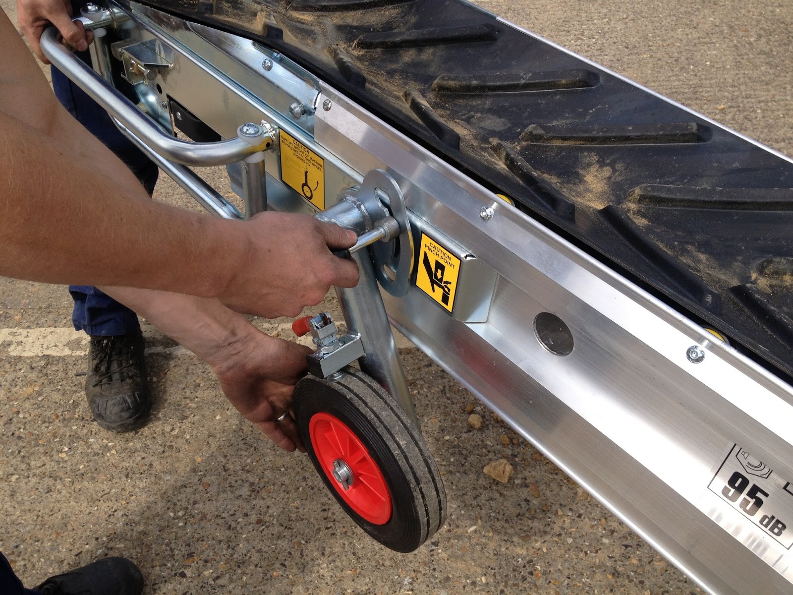 Mace Industries: Introduction to the new shape Shifta Portable Conveyor