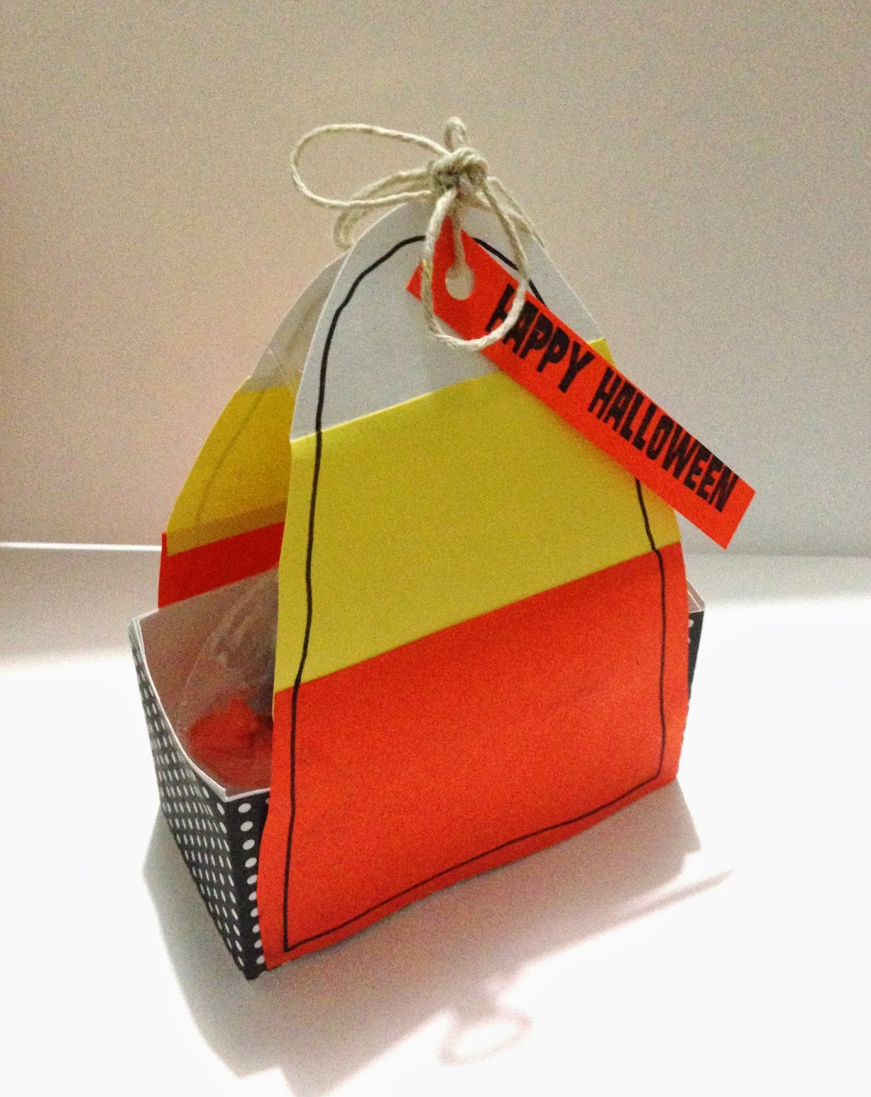 Craft Room Secrets: DIY Candy corn trick or treat boxes