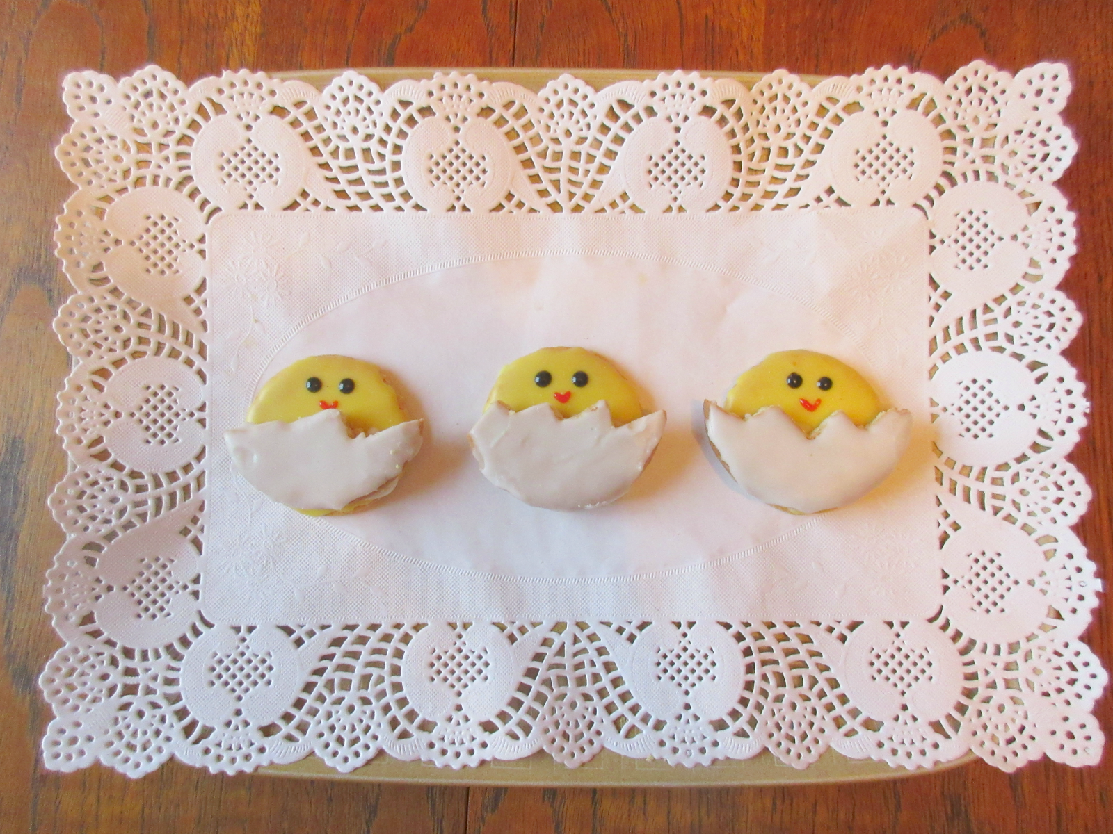 3 Super Easy Easter Biscuit Decoration Ideas | Emily Bashforth