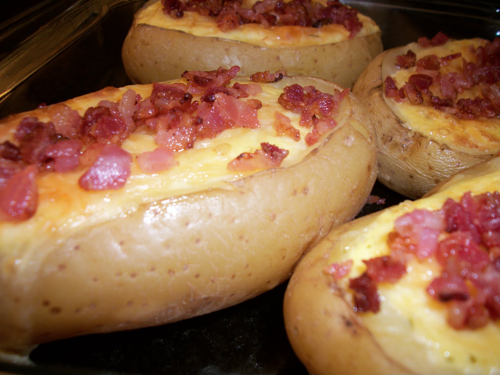 Aninha na Cozinha: Batata Recheada com Requeijão e Bacon