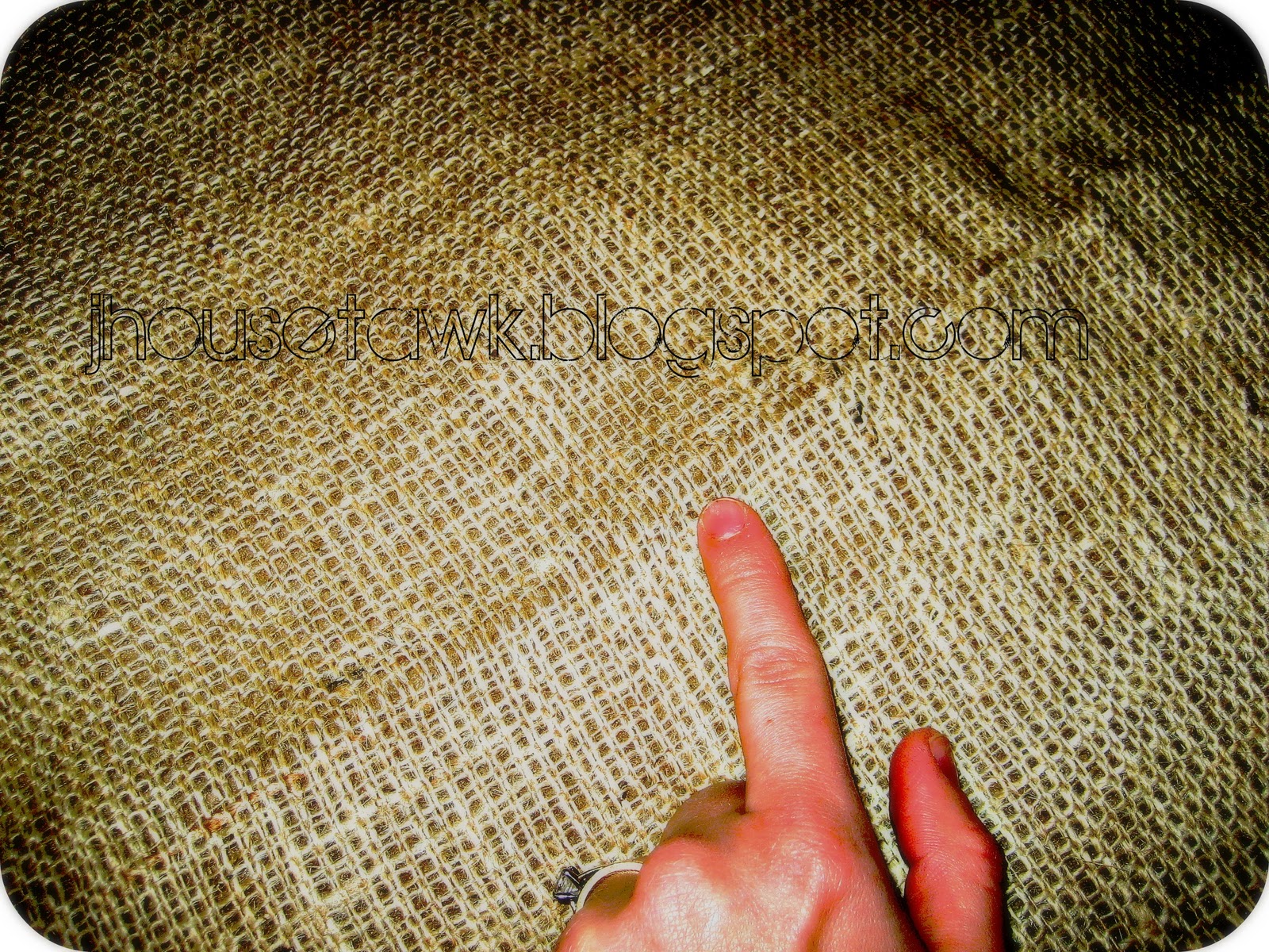 J House Tawk: Ruffled Burlap Lampshades Tutorial
