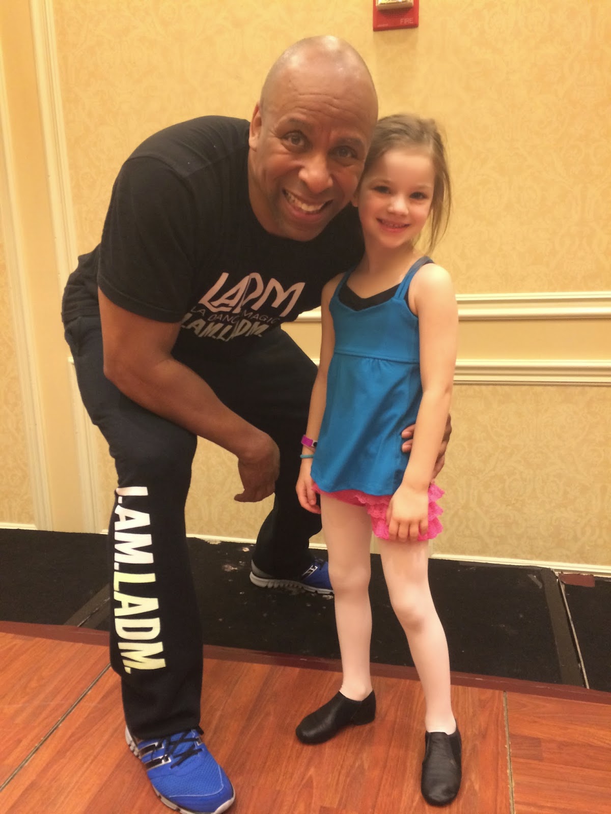 Mojoy: Dance competition, baby!