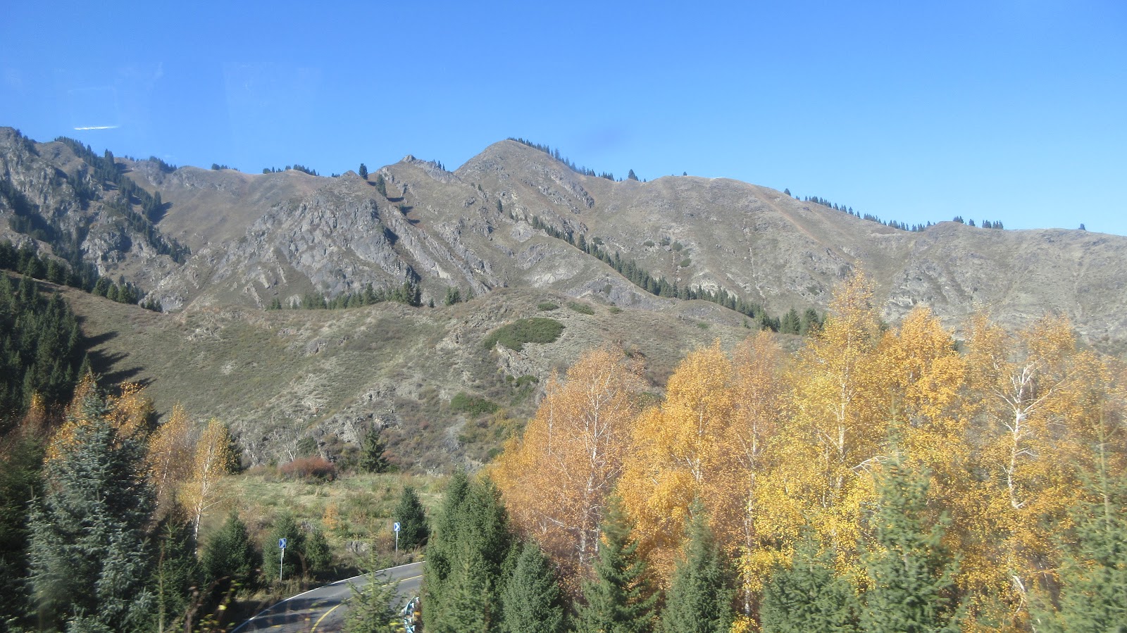 Travel Guide: Heavenly Lake, Xinjiang - The Wandering Juan