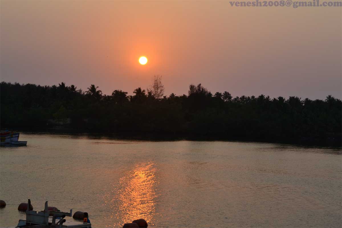 Venesh a v: The Sultan Battery watch tower , Manglore