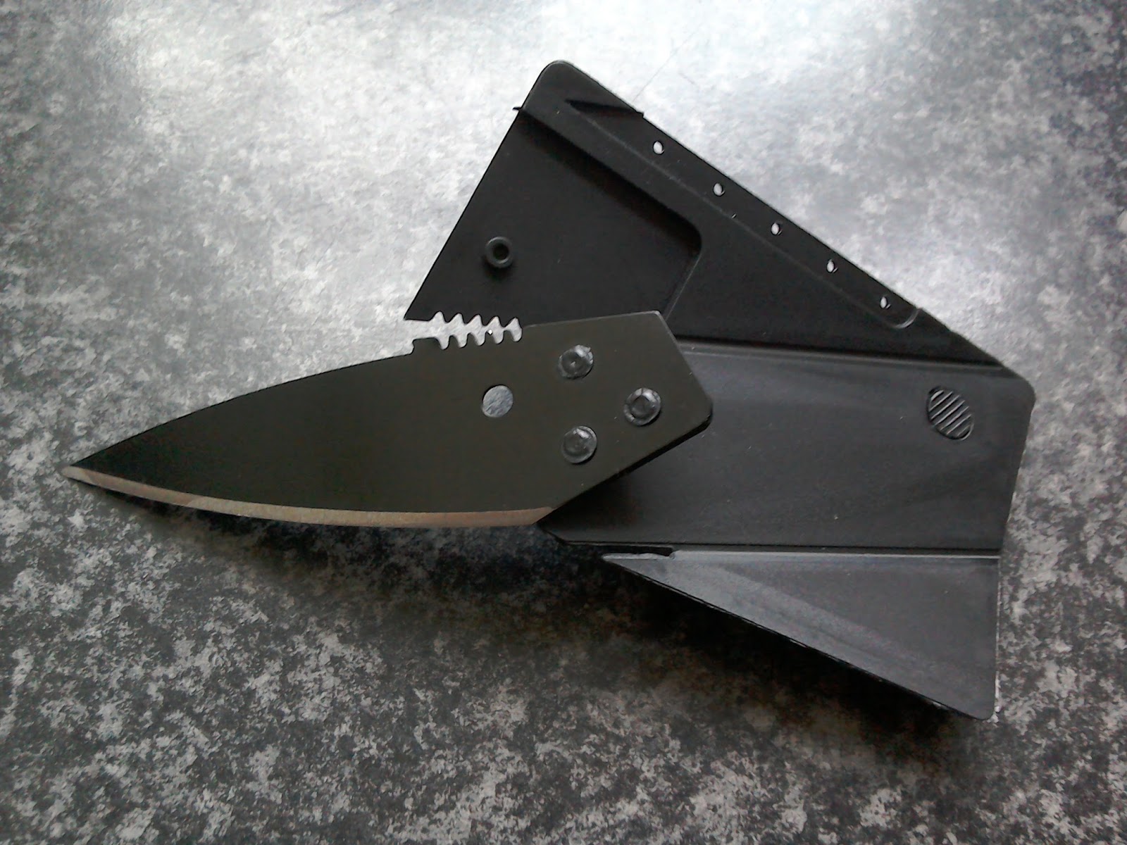 Mr. Aphoristic: Credit Card Folding Knife Review