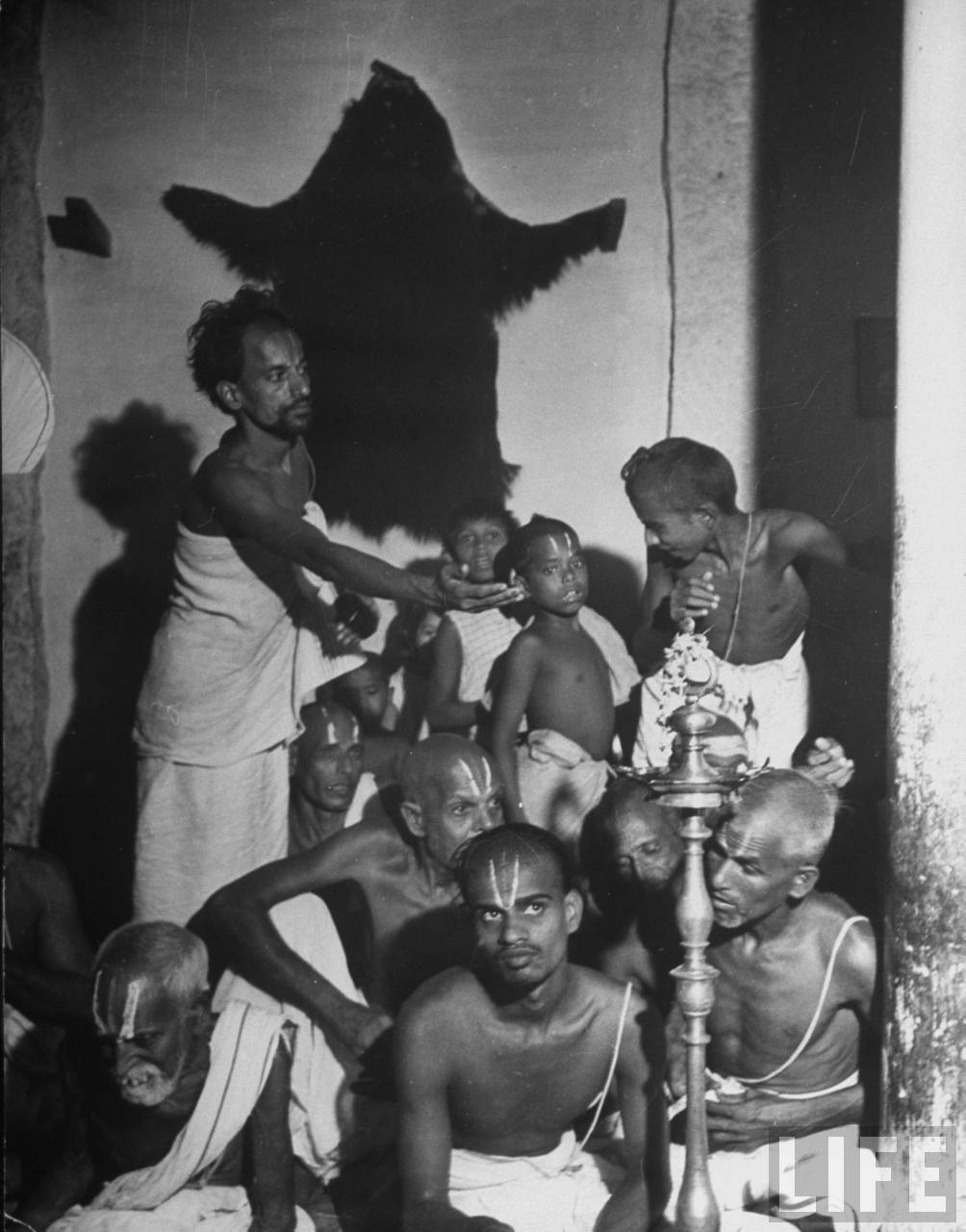 Hindu Brahmin Caste Wedding Ceremony - India 1946 - Old Indian Photos