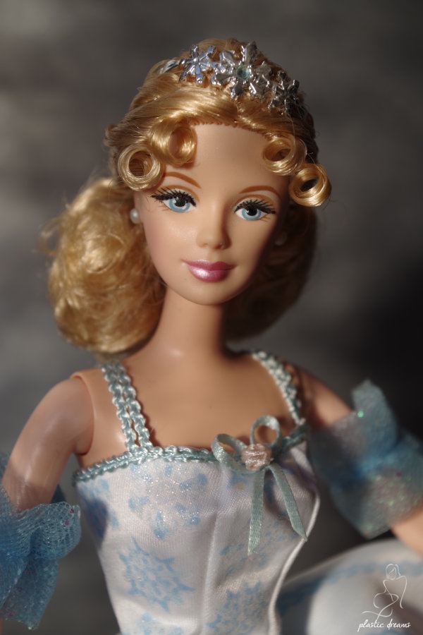 Plastic Dreams Dolls :: Barbie et miniatures: Barbie Doll as Snowflake ...
