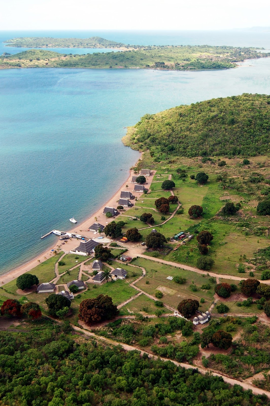 T-E-M-B-E-A Tanzania: Lake Shore lodge, Lake Tanganyika - Kipili