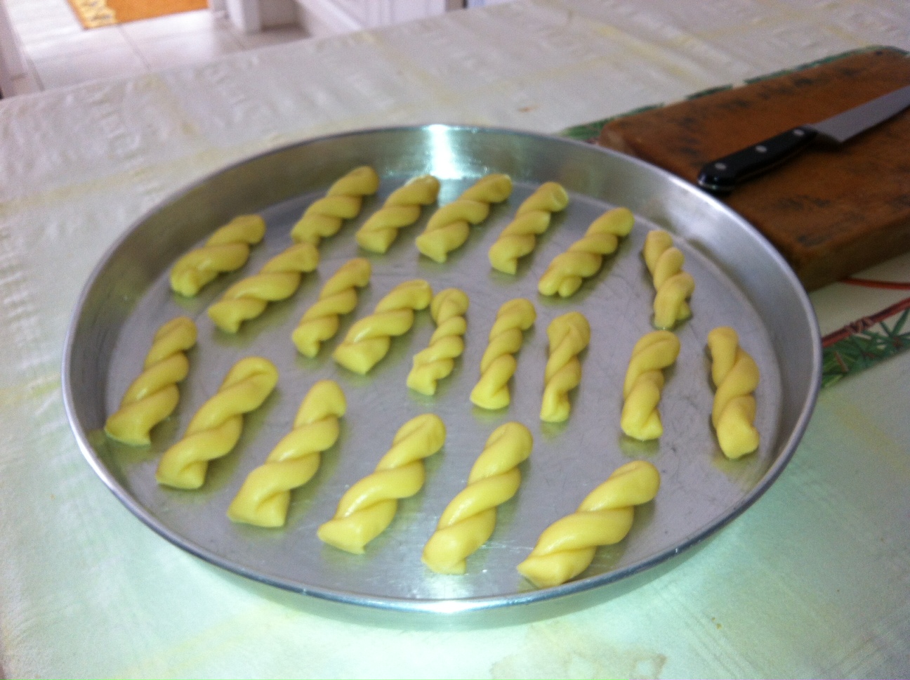 Learn to cook Greek food: Koulouria - Greek Cookies