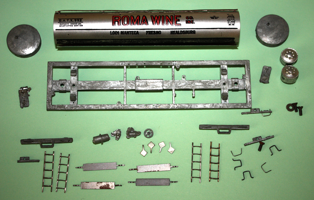 modeling the SP: Thomas Industries HO scale tank cars