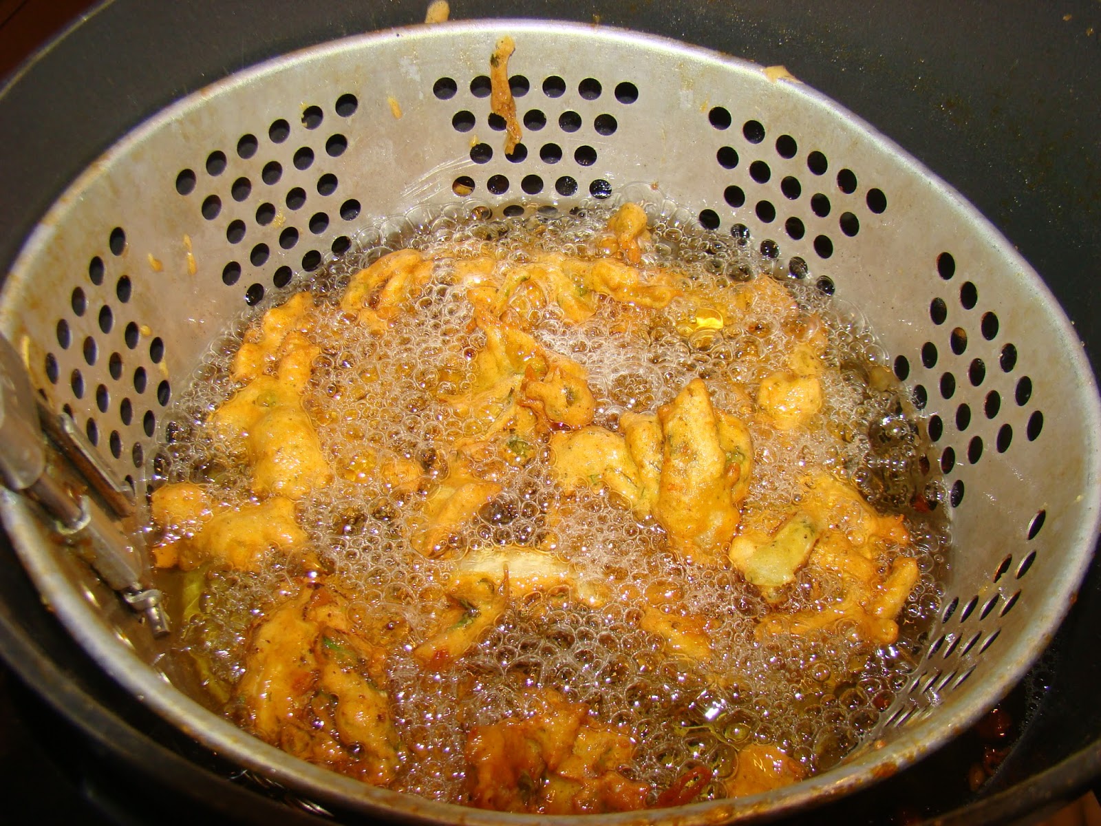 My Favorite Recipes Collection: Pakora Kadhi with Arabi (Taro Root)