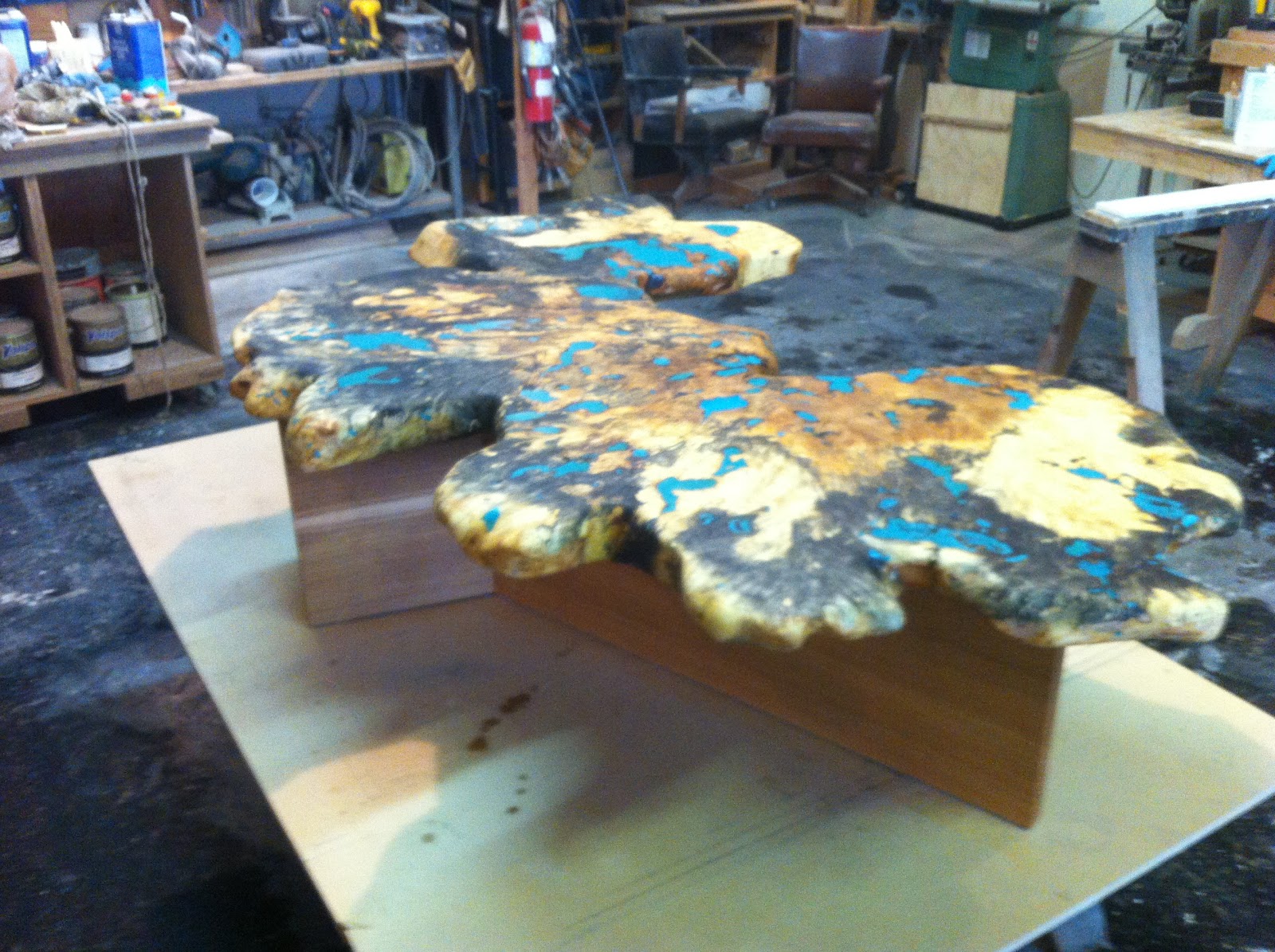KELLEY DESIGN : Buckeye Burl Coffee Table