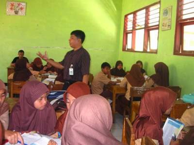 Download Pendidikan Kewarganegaraan Kelas 7 Smp Upm Dalaman Arrivals ...