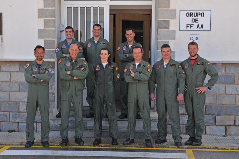 FIRST FEMALE PILOT FLIES PATRULLA AGUILA SPANISH AEROBATIC TEAM - Blog ...