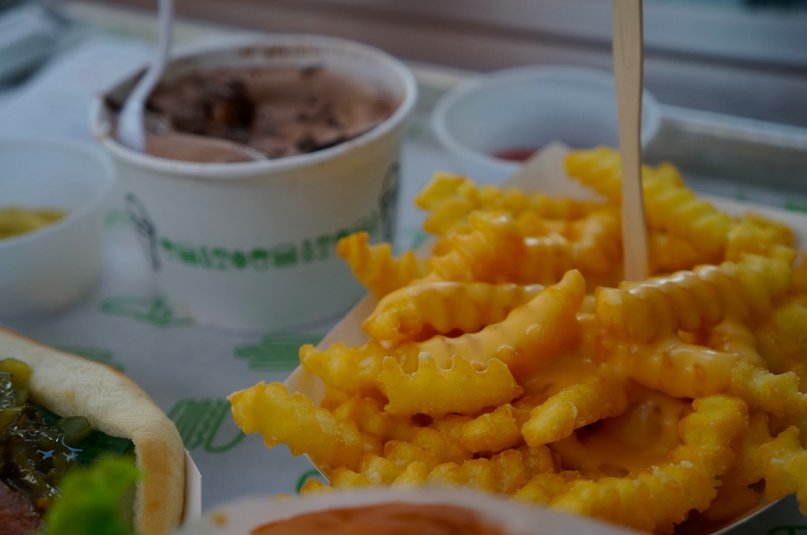 Travel with Wingz~*: Shake Shack - A Shaky Burger House