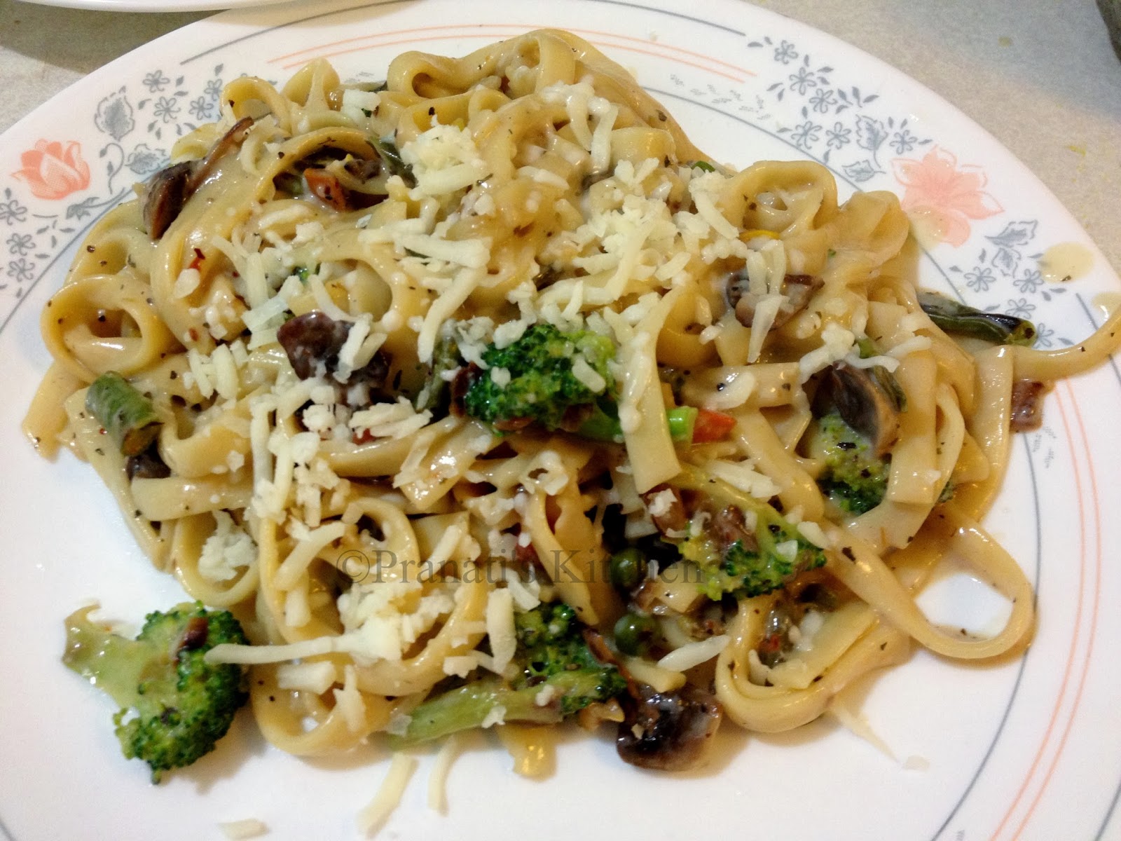 Delicious Recipes 4m Pranati's Kitchen: Veg Fettuccine (Thin Pasta sticks)