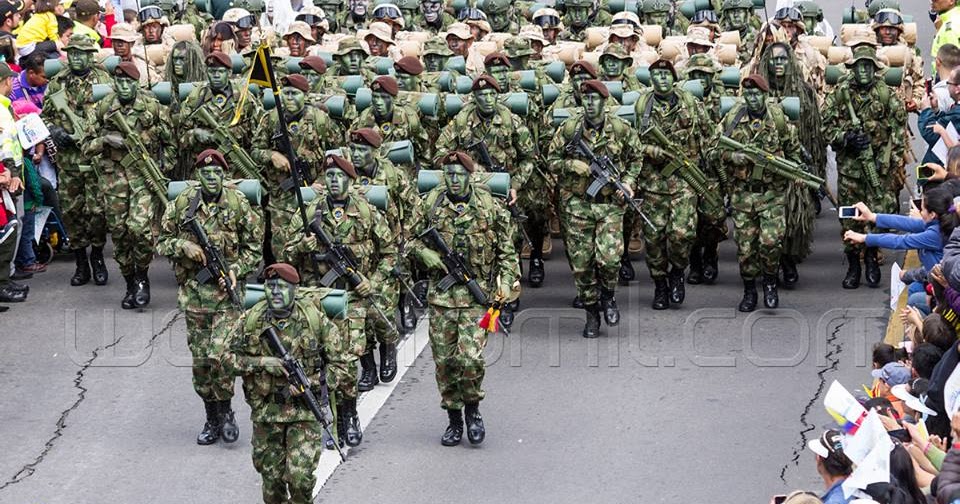 En fotos: Así fue la imponente presentación del Ejército de Colombia en ...