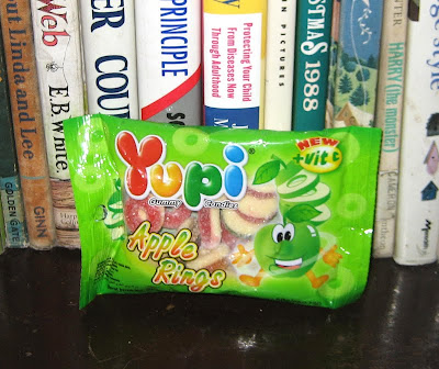 Percy's It's a Wrap: Yupi Apple Rings 2011