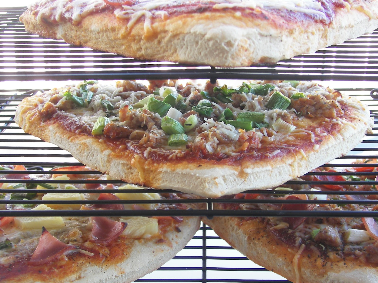 Red Couch Recipes: We Love Pizza Tablescape and Homemade Heart-Shaped ...
