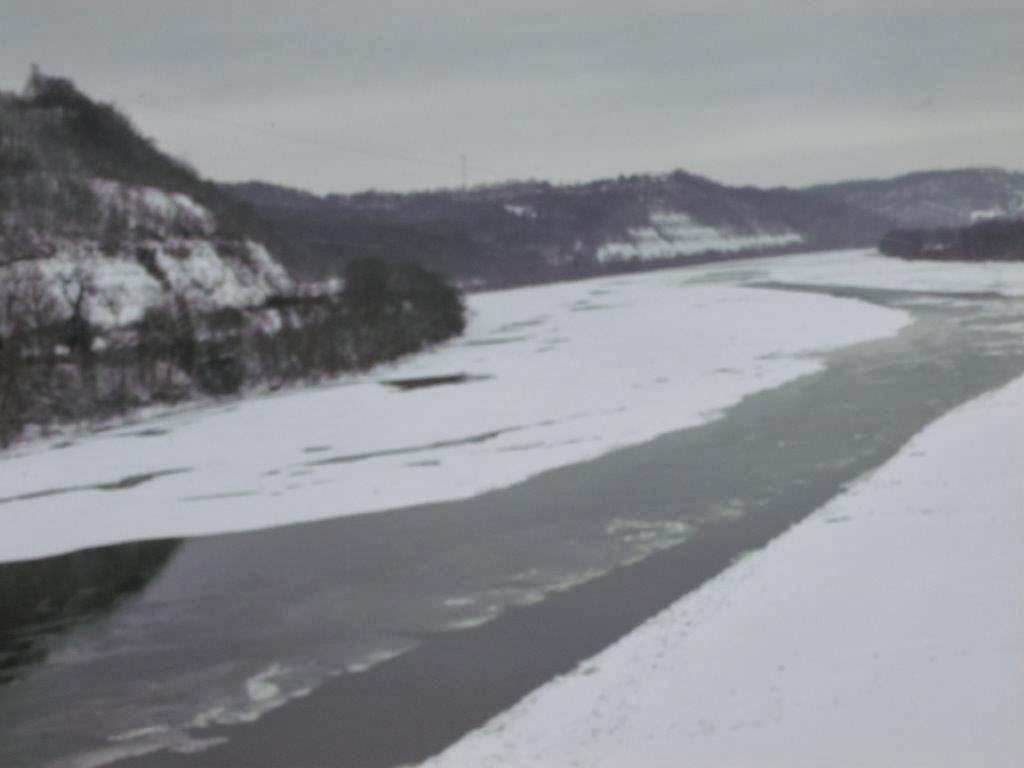 COUNTRY WHISPERS: Iced Over - The Ohio River