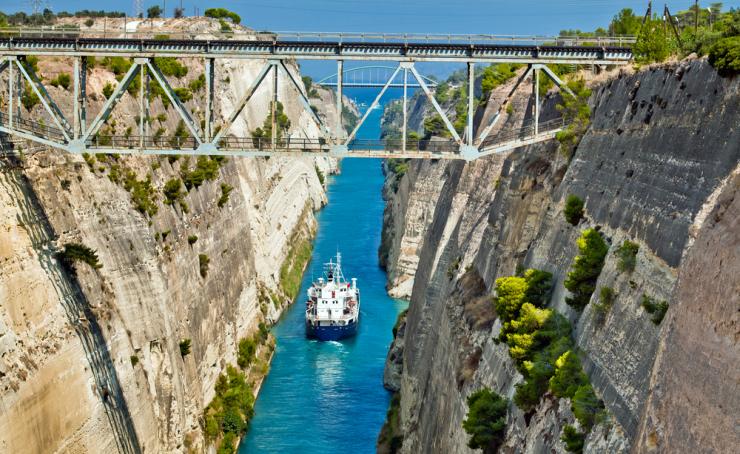 Cita con la historia y otras narraciones: La historia del Canal de Corinto