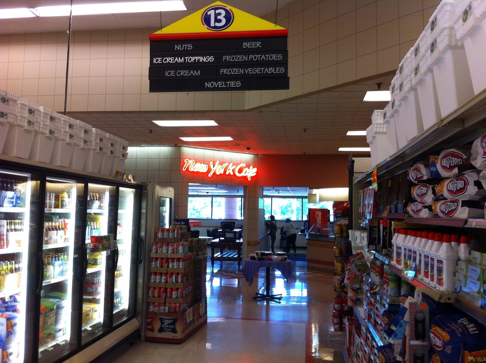 The Mid-South Retail Blog: Kroger Neon and Wannabe Neon Décor