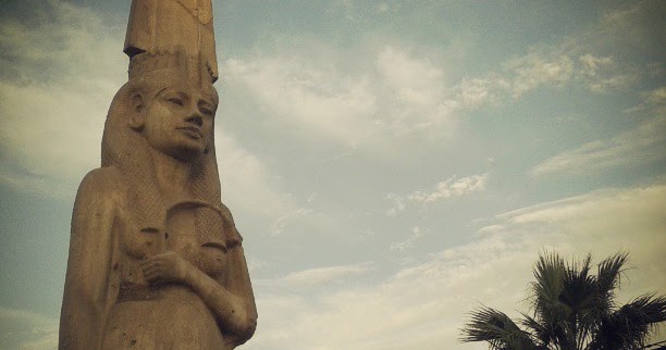 Egipto en imagenes: Colossal statue of Meritamen