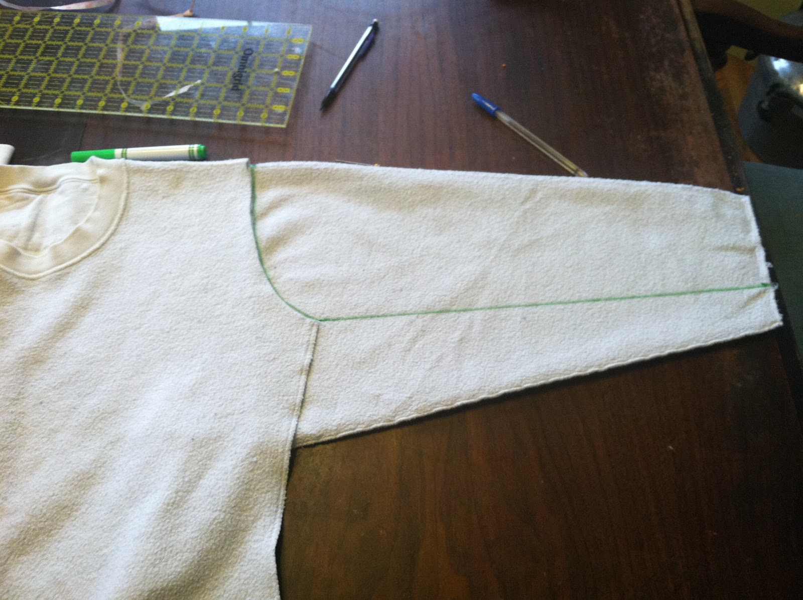 The Fearless DIH: Sweatshirt remake