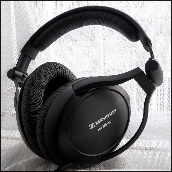 The Audiophile World: Sennheiser HD380 Professional Review
