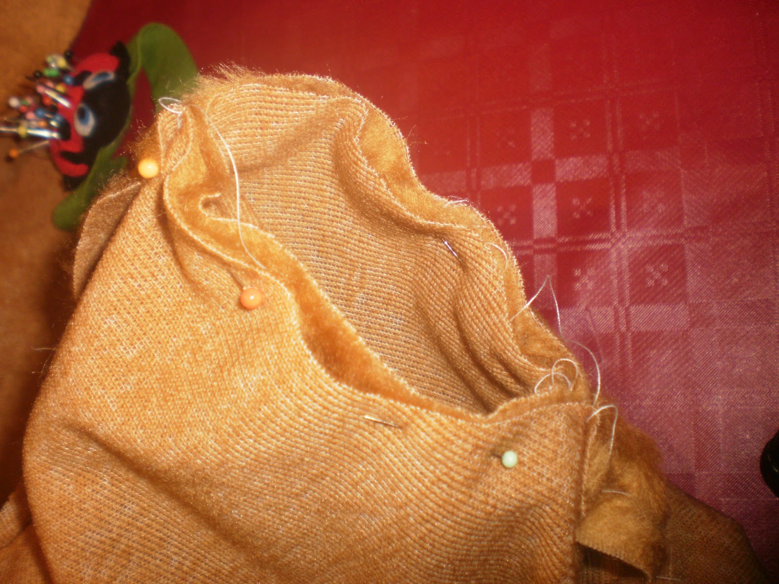 Trapeando: hilos y trapos: TUTORIAL: MONO CON CAPUCHA