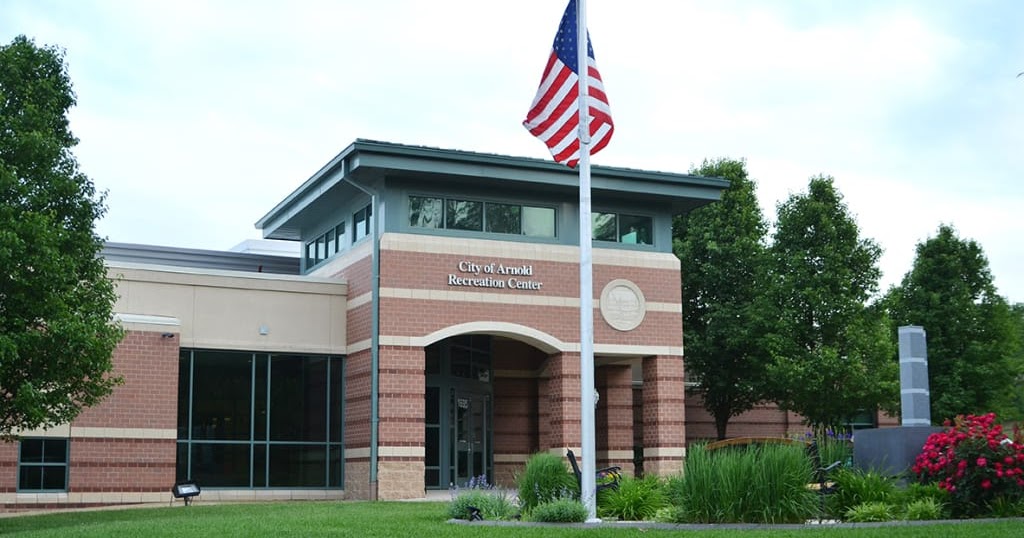 Play St. Louis: Arnold Rec Center Indoor Pool, Arnold