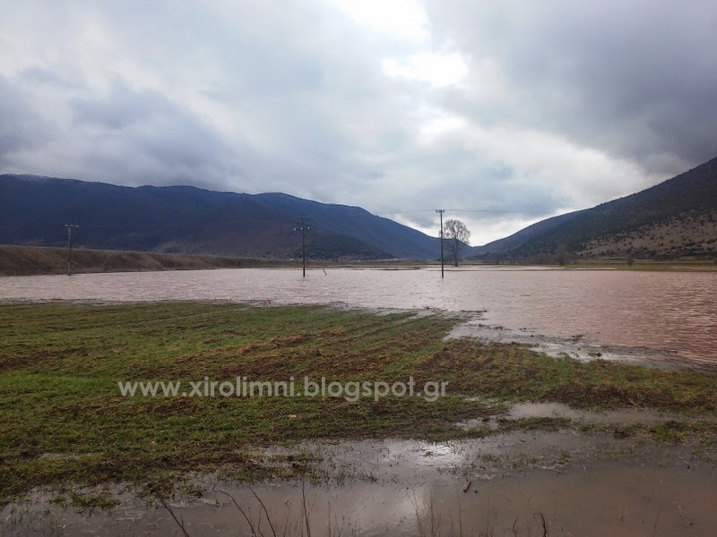 Πλημμυρισε ο καμπος των Καραγιαννιων μετα την εντονη νεροποντη.Φραγμενα ...