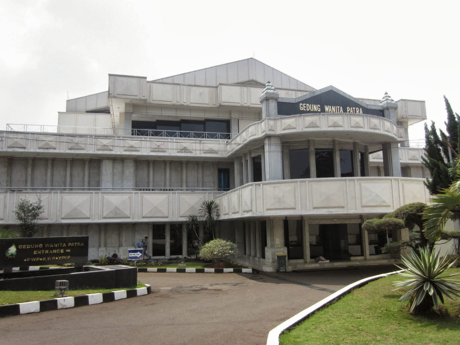 our wedding preparation: Gedung Wanita Patra Simprug