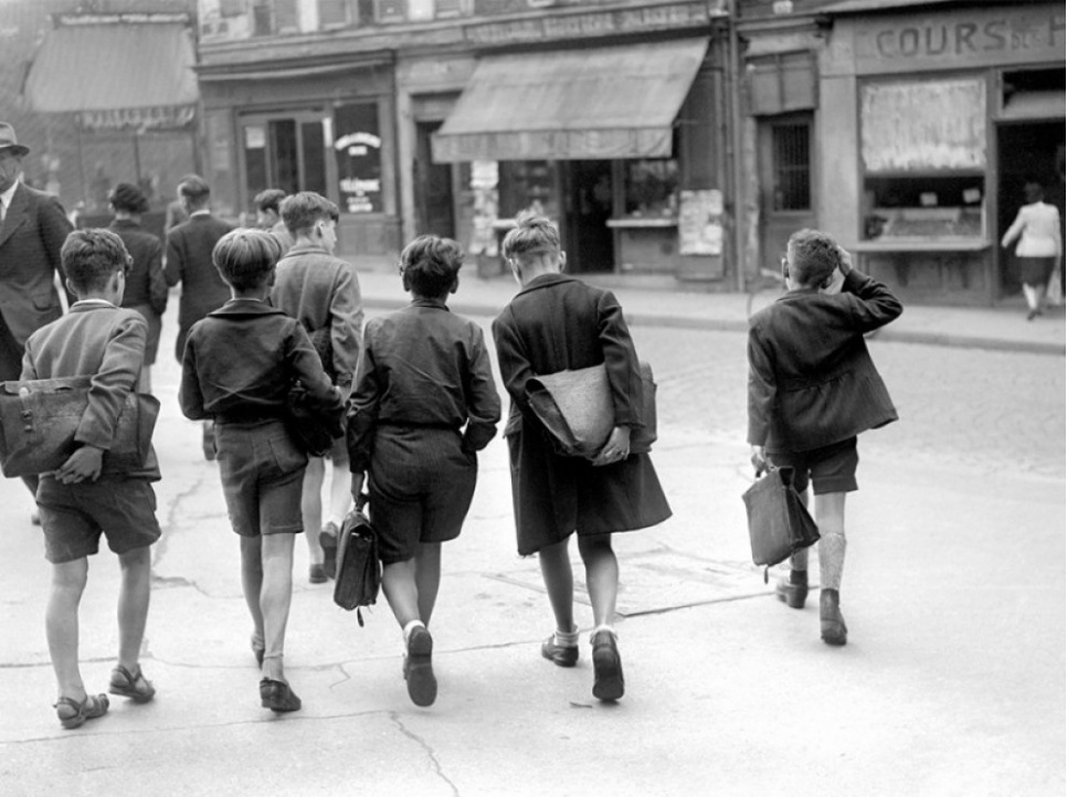VINTAGE PHOTOGRAPHY: First day of school in France 1950-1970